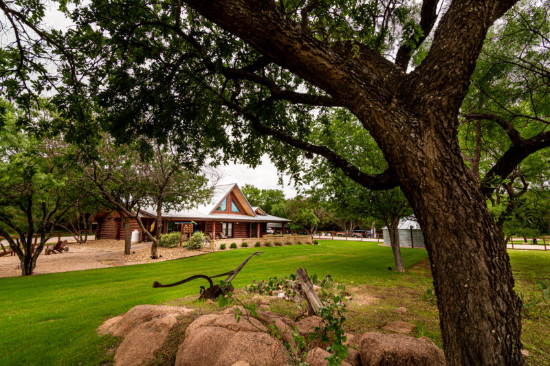Hill Country Cabins - Log Cabin Rentals in TX┃Log Country Cove